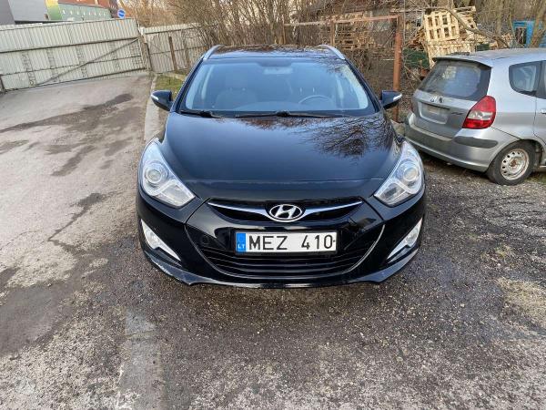 Melns Hyundai i40 2015 Kauņa, ar dzinēja tilpumu 1.69 L un nobraukumu 308 tūkst. km par 1790 €, foto 4 vietnē AUTOMOTO.COM.LV