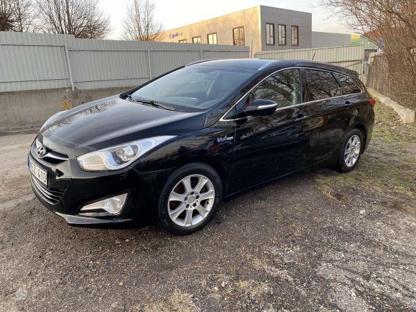Melns Hyundai i40 2015 Kauņa, ar dzinēja tilpumu 1.69 L un nobraukumu 308 tūkst. km par 1790 €, foto 5 vietnē AUTOMOTO.COM.LV