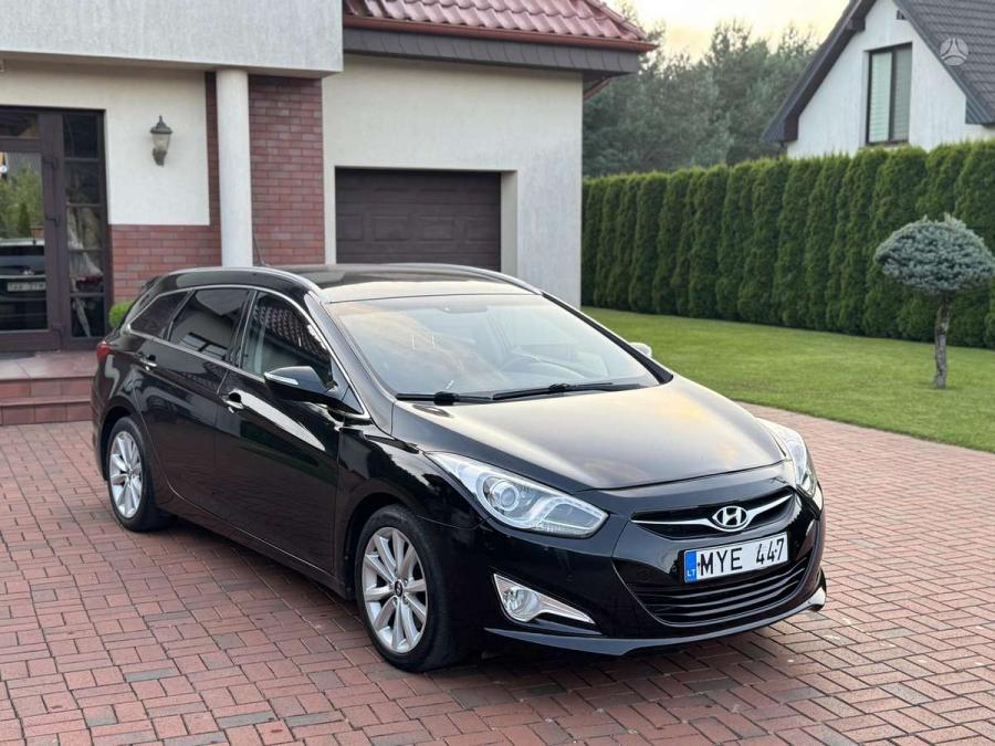 Melns Hyundai i40 2015 Klaipėda, ar dzinēja tilpumu 1.69 L un nobraukumu 264 tūkst. km par 5950 €, foto 3 vietnē AUTOMOTO.COM.LV