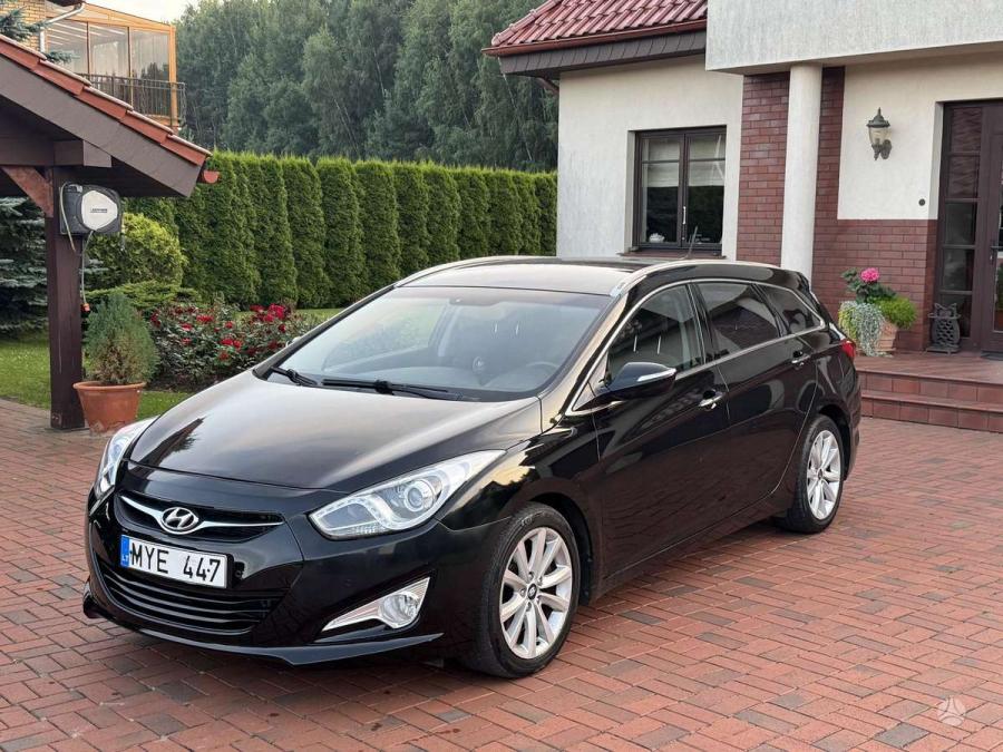 Melns Hyundai i40 2015 Klaipėda, ar dzinēja tilpumu 1.69 L un nobraukumu 264 tūkst. km par 5950 €, foto 4 vietnē AUTOMOTO.COM.LV