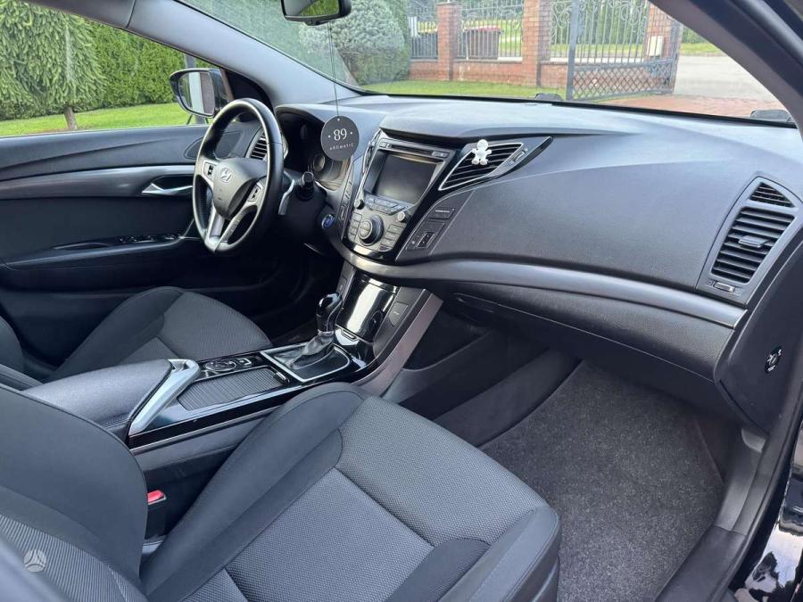 Melns Hyundai i40 2015 Klaipėda, ar dzinēja tilpumu 1.69 L un nobraukumu 264 tūkst. km par 5950 €, foto 9 vietnē AUTOMOTO.COM.LV