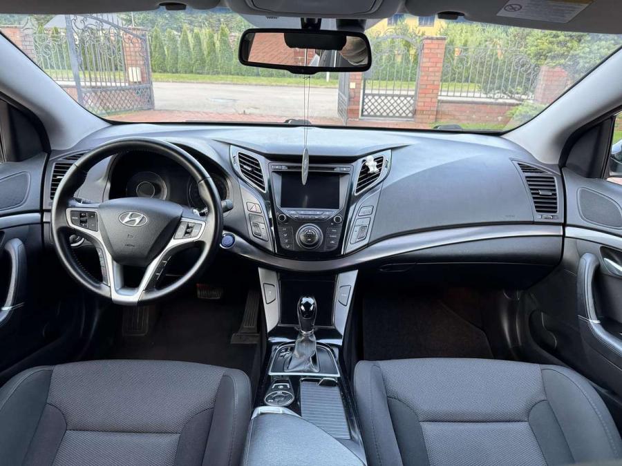 Melns Hyundai i40 2015 Klaipėda, ar dzinēja tilpumu 1.69 L un nobraukumu 264 tūkst. km par 5950 €, foto 10 vietnē AUTOMOTO.COM.LV