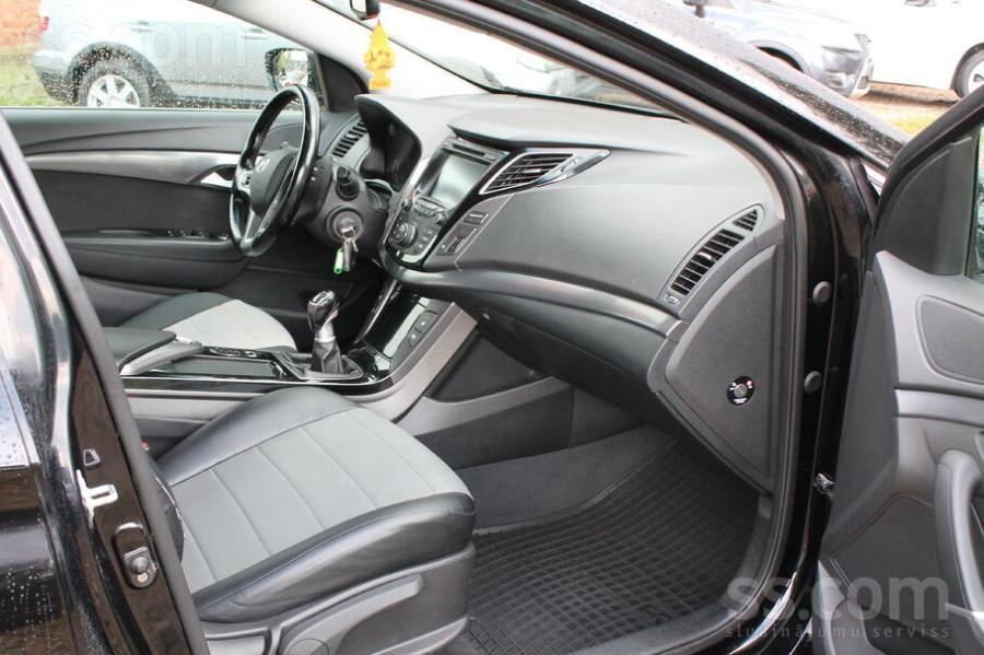 Melns Hyundai i40 2015 Daugavpils, ar dzinēja tilpumu 1.70 L un nobraukumu 175 tūkst. km par 5990 €, foto 14 vietnē AUTOMOTO.COM.LV