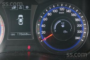 Melns Hyundai i40 2015 Daugavpils, ar dzinēja tilpumu 1.70 L un nobraukumu 175 tūkst. km par 5990 €, foto 25 vietnē AUTOMOTO.COM.LV
