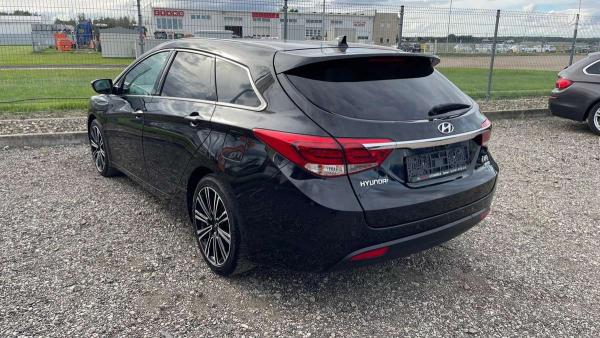 Melns Hyundai i40 2015 Marijampole, ar dzinēja tilpumu 1.69 L un nobraukumu 199 tūkst. km par 6990 €, foto 9 vietnē AUTOMOTO.COM.LV