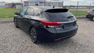 Melns Hyundai i40 2015 Marijampole, ar dzinēja tilpumu 1.69 L un nobraukumu 199 tūkst. km par 6990 €, foto 9 vietnē AUTOMOTO.COM.LV