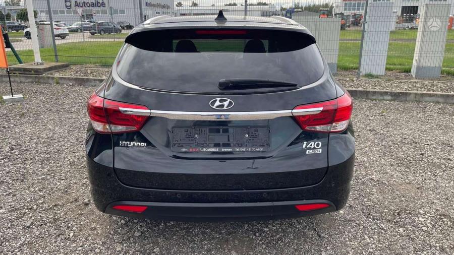 Melns Hyundai i40 2015 Marijampole, ar dzinēja tilpumu 1.69 L un nobraukumu 199 tūkst. km par 6990 €, foto 10 vietnē AUTOMOTO.COM.LV