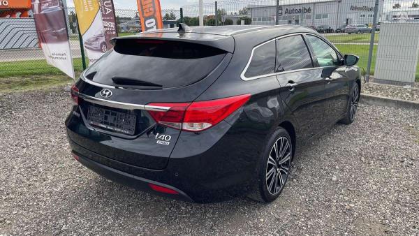 Melns Hyundai i40 2015 Marijampole, ar dzinēja tilpumu 1.69 L un nobraukumu 199 tūkst. km par 6990 €, foto 11 vietnē AUTOMOTO.COM.LV