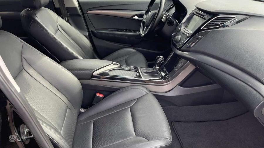 Melns Hyundai i40 2015 Marijampole, ar dzinēja tilpumu 1.69 L un nobraukumu 199 tūkst. km par 6990 €, foto 18 vietnē AUTOMOTO.COM.LV