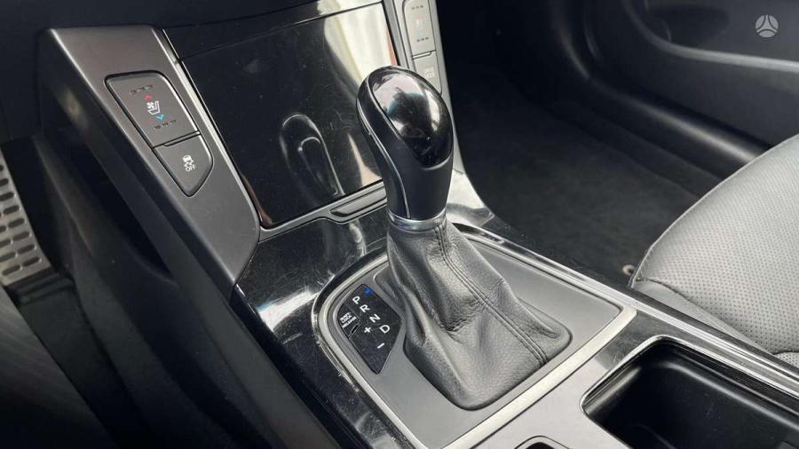 Melns Hyundai i40 2015 Marijampole, ar dzinēja tilpumu 1.69 L un nobraukumu 199 tūkst. km par 6990 €, foto 36 vietnē AUTOMOTO.COM.LV