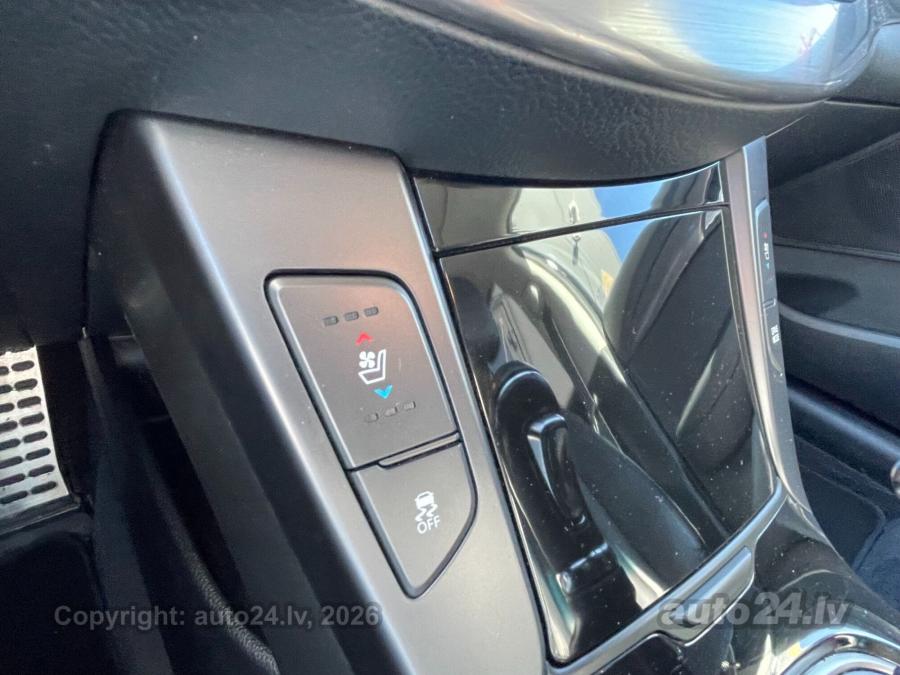 Melns Hyundai i40 2017 Tartu, ar dzinēja tilpumu 1.70 L un nobraukumu 137 tūkst. km par 10490 €, foto 15 vietnē AUTOMOTO.COM.LV
