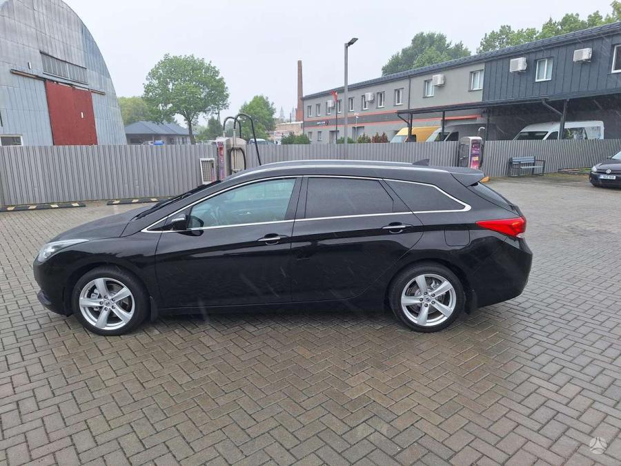 Melns Hyundai i40 2018 Vilkaviškis, ar dzinēja tilpumu 1.70 L un nobraukumu 270 tūkst. km par 7200 €, foto 3 vietnē AUTOMOTO.COM.LV