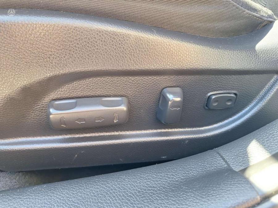 Melns Hyundai i40 2018 Vilkaviškis, ar dzinēja tilpumu 1.70 L un nobraukumu 270 tūkst. km par 7200 €, foto 19 vietnē AUTOMOTO.COM.LV