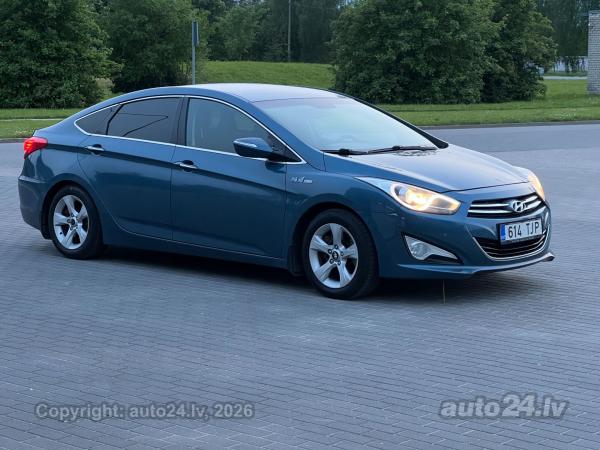 Zils Hyundai i40 2012 Jegeva, ar dzinēja tilpumu 1.70 L un nobraukumu 302 tūkst. km par 4700 €, foto 1 vietnē AUTOMOTO.COM.LV