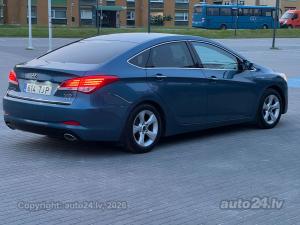 Blue Hyundai i40 2012 in Jogeva, with an engine capacity of 1.70 L and mileage of 302 thousand km for 4700 €, photo 3 on AUTOMOTO.COM.LV
