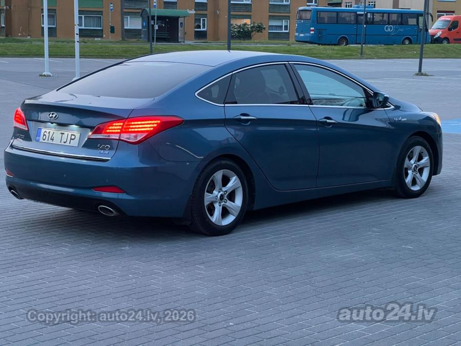Blue Hyundai i40 2012 in Jogeva, with an engine capacity of 1.70 L and mileage of 302 thousand km for 4700 €, photo 3 on AUTOMOTO.COM.LV