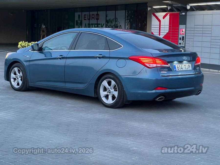 Blue Hyundai i40 2012 in Jogeva, with an engine capacity of 1.70 L and mileage of 302 thousand km for 4700 €, photo 4 on AUTOMOTO.COM.LV