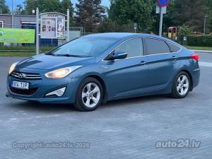 Blue Hyundai i40 2012 in Jogeva, with an engine capacity of 1.70 L and mileage of 302 thousand km for 4700 €, photo 5 on AUTOMOTO.COM.LV