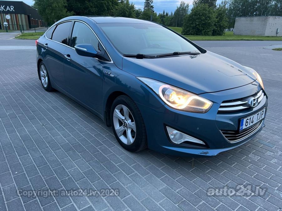 Blue Hyundai i40 2012 in Jogeva, with an engine capacity of 1.70 L and mileage of 302 thousand km for 4700 €, photo 6 on AUTOMOTO.COM.LV