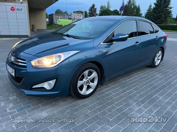 Zils Hyundai i40 2012 Jegeva, ar dzinēja tilpumu 1.70 L un nobraukumu 302 tūkst. km par 4700 €, foto 6 vietnē AUTOMOTO.COM.LV
