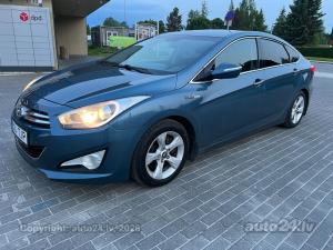 Blue Hyundai i40 2012 in Jogeva, with an engine capacity of 1.70 L and mileage of 302 thousand km for 4700 €, photo 7 on AUTOMOTO.COM.LV