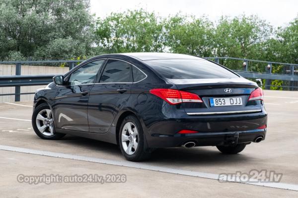 Zils Hyundai i40 2012 Tartu, ar dzinēja tilpumu 1.70 L un nobraukumu 322 tūkst. km par 3999 €, foto 4 vietnē AUTOMOTO.COM.LV