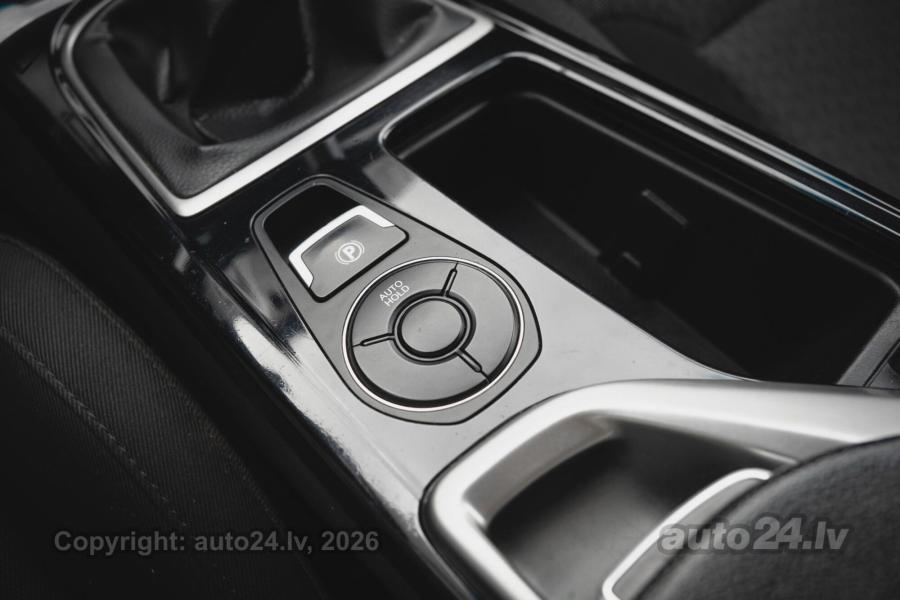 Синий Хендай и40 2012 в Тарту, объемом двигателя 1.70 л и пробегом 322 тыс. км за 3999 €, фото 21 на AUTOMOTO.COM.LV