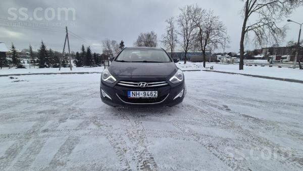 Zils Hyundai i40 2013 Rēzekne, ar dzinēja tilpumu 1.70 L un nobraukumu 412 tūkst. km par 3300 €, foto 4 vietnē AUTOMOTO.COM.LV