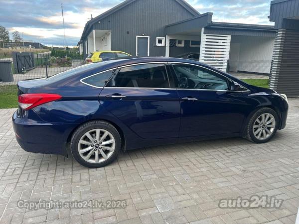 Zils Hyundai i40 2013 Tallina, ar dzinēja tilpumu 1.70 L un nobraukumu 186 tūkst. km par 6800 €, foto 6 vietnē AUTOMOTO.COM.LV