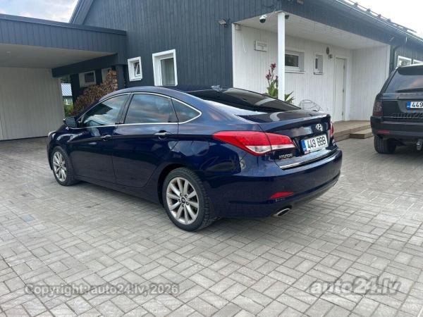 Blue Hyundai i40 2013 in Tallinn, with an engine capacity of 1.70 L and mileage of 186 thousand km for 6800 €, photo 4 on AUTOMOTO.COM.LV
