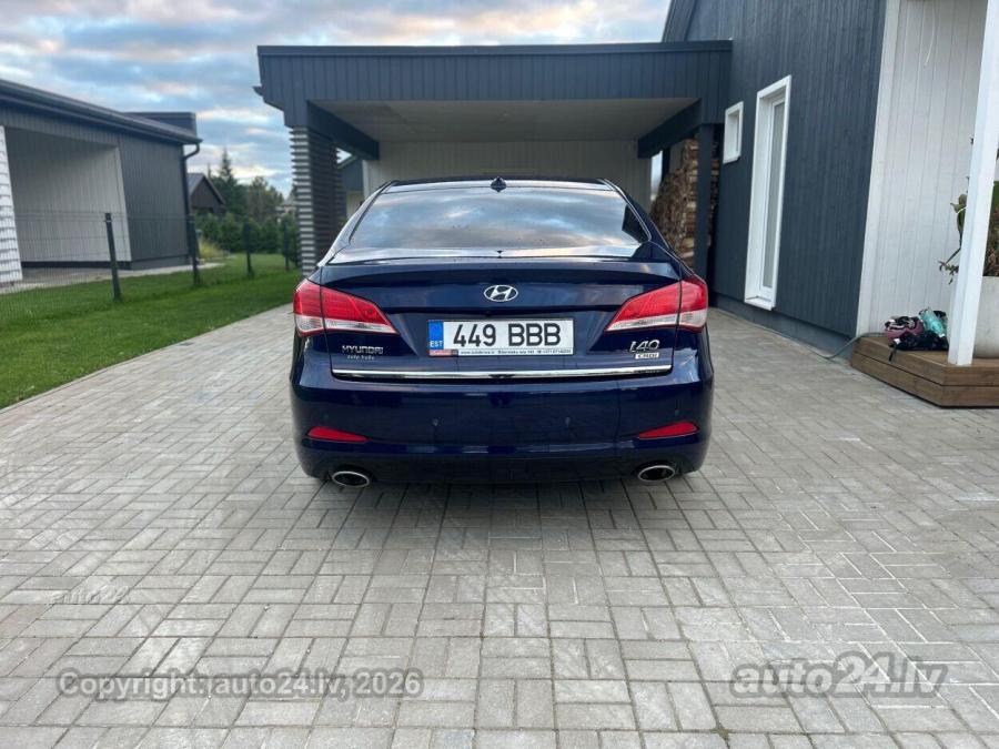 Blue Hyundai i40 2013 in Tallinn, with an engine capacity of 1.70 L and mileage of 186 thousand km for 6800 €, photo 7 on AUTOMOTO.COM.LV