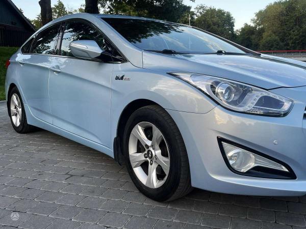 Zils Hyundai i40 2013 Šilutė, ar dzinēja tilpumu 1.69 L un nobraukumu 206 tūkst. km par 5170 €, foto 10 vietnē AUTOMOTO.COM.LV