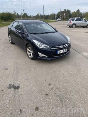 Zils Hyundai i40 2013 Daugavpils, ar dzinēja tilpumu 1.70 L un nobraukumu 422 tūkst. km par 2700 €, foto  vietnē AUTOMOTO.COM.LV