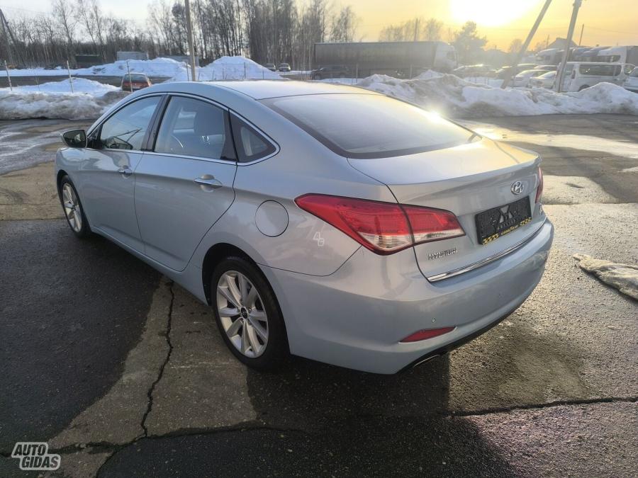 Blue Hyundai i40 2014 in Radviliskis, with an engine capacity of 1.70 L and mileage of 289 thousand km for 4999 €, photo 6 on AUTOMOTO.COM.LV