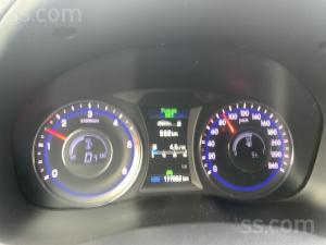 Zils Hyundai i40 2017 Rīga, ar dzinēja tilpumu 1.70 L un nobraukumu 177 tūkst. km par 8300 €, foto 4 vietnē AUTOMOTO.COM.LV