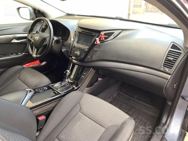 Синий Хендай и40 2017 в Рига, объемом двигателя 1.70 л и пробегом 177 тыс. км за 8300 €, фото 7 на AUTOMOTO.COM.LV