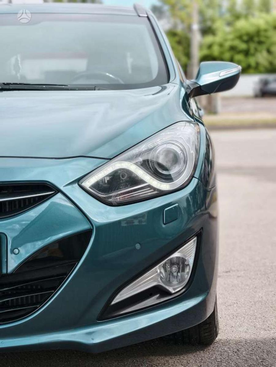 Blue Hyundai i40 2011 in Siauliai, with an engine capacity of 1.69 L and mileage of 270 thousand km for 5200 €, photo 13 on AUTOMOTO.COM.LV