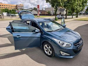 Blue Hyundai i40 2011 in Siauliai, with an engine capacity of 1.69 L and mileage of 270 thousand km for 5200 €, photo 20 on AUTOMOTO.COM.LV