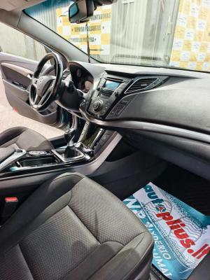 Blue Hyundai i40 2011 in Siauliai, with an engine capacity of 1.69 L and mileage of 270 thousand km for 5200 €, photo 24 on AUTOMOTO.COM.LV