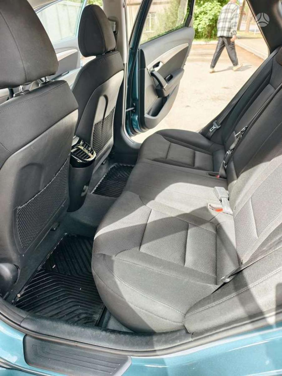 Blue Hyundai i40 2011 in Siauliai, with an engine capacity of 1.69 L and mileage of 270 thousand km for 5200 €, photo 29 on AUTOMOTO.COM.LV