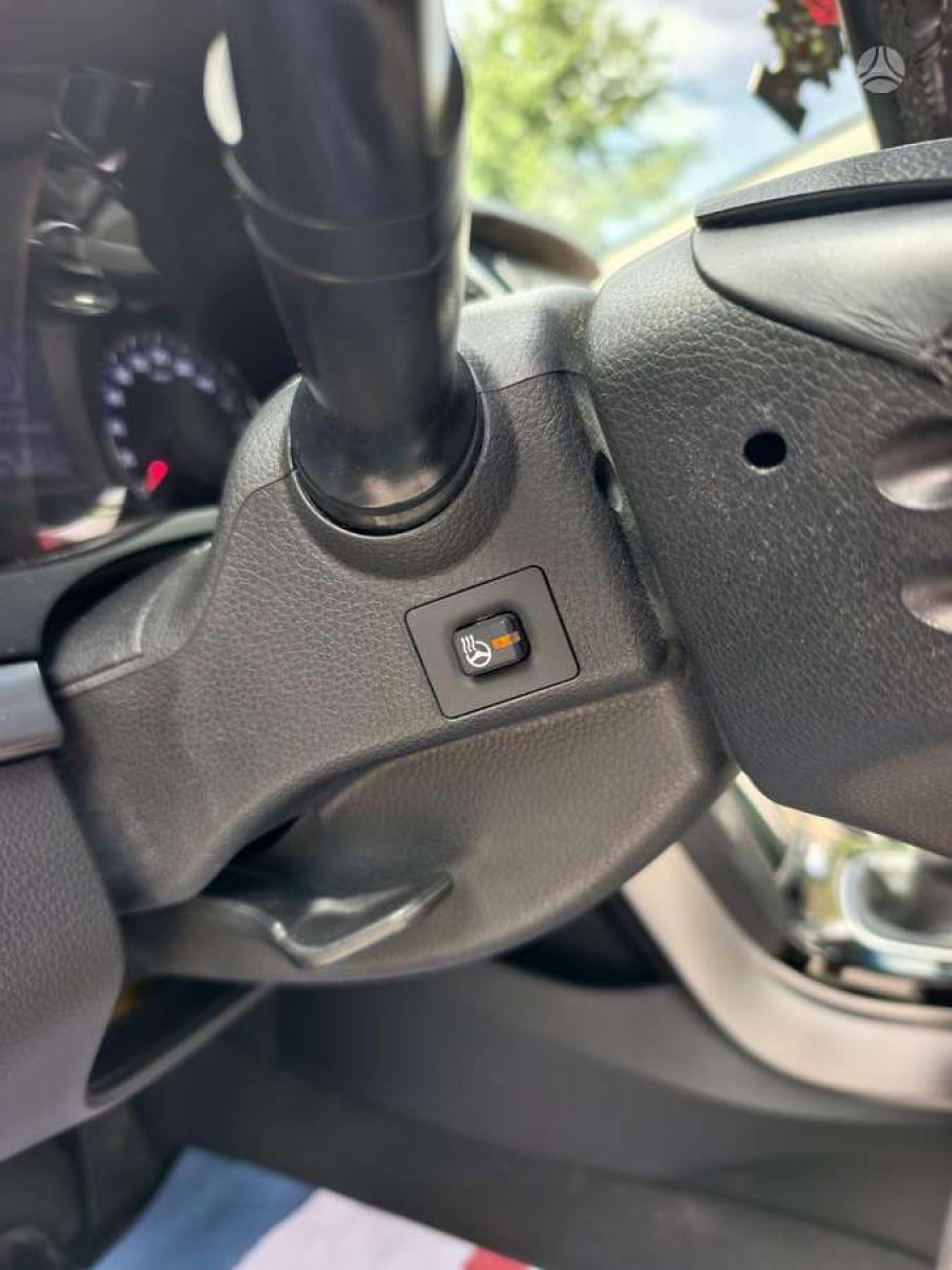 Blue Hyundai i40 2011 in Siauliai, with an engine capacity of 1.69 L and mileage of 270 thousand km for 5200 €, photo 31 on AUTOMOTO.COM.LV