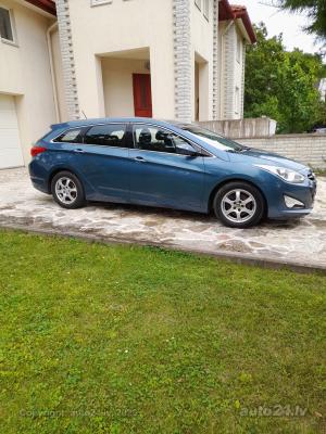 Синий Хендай и40 2012 в Таллин, объемом двигателя 1.70 л и пробегом 275 тыс. км за 4000 €, фото 4 на AUTOMOTO.COM.LV