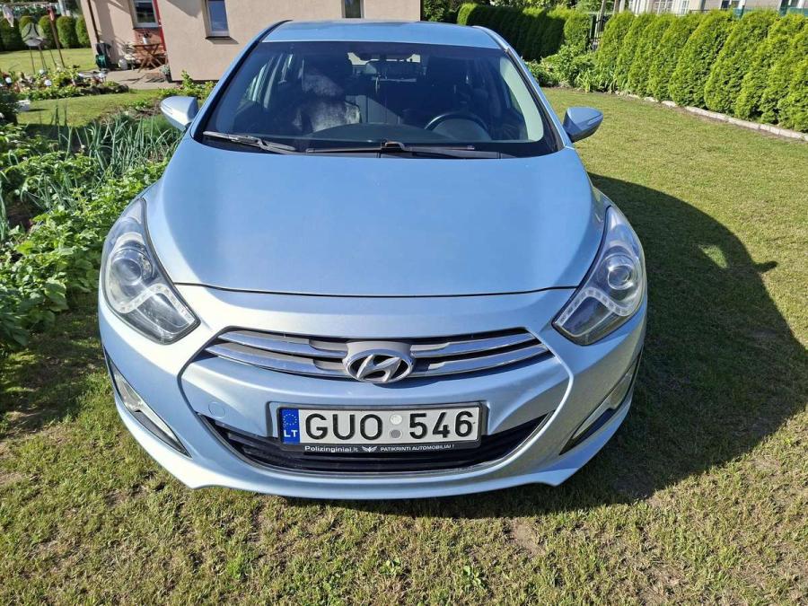 Blue Hyundai i40 2013 in Vilnius, with an engine capacity of 1.69 L and mileage of 221 thousand km for 4100 €, photo 3 on AUTOMOTO.COM.LV