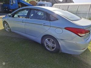 Blue Hyundai i40 2013 in Vilnius, with an engine capacity of 1.69 L and mileage of 221 thousand km for 4100 €, photo 4 on AUTOMOTO.COM.LV