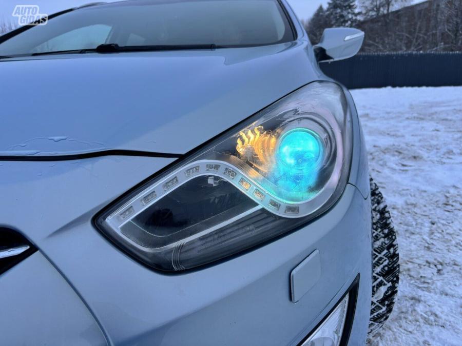 Синий Хендай и40 2014 в Каунас, объемом двигателя 1.70 л и пробегом 305 тыс. км за 4400 €, фото 9 на AUTOMOTO.COM.LV