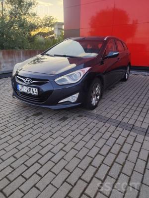 Blue Hyundai i40 2014 in Riga, with an engine capacity of 1.70 L and mileage of 220 thousand km for 5250 €, photo  on AUTOMOTO.COM.LV