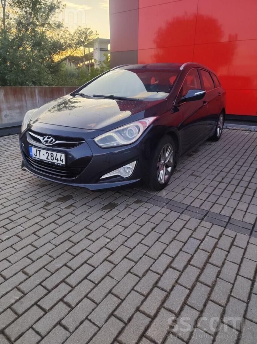 Zils Hyundai i40 2014 Rīga, ar dzinēja tilpumu 1.70 L un nobraukumu 220 tūkst. km par 5250 €, foto 1 vietnē AUTOMOTO.COM.LV