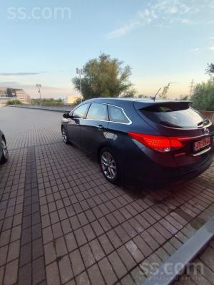 Zils Hyundai i40 2014 Rīga, ar dzinēja tilpumu 1.70 L un nobraukumu 220 tūkst. km par 5250 €, foto 9 vietnē AUTOMOTO.COM.LV