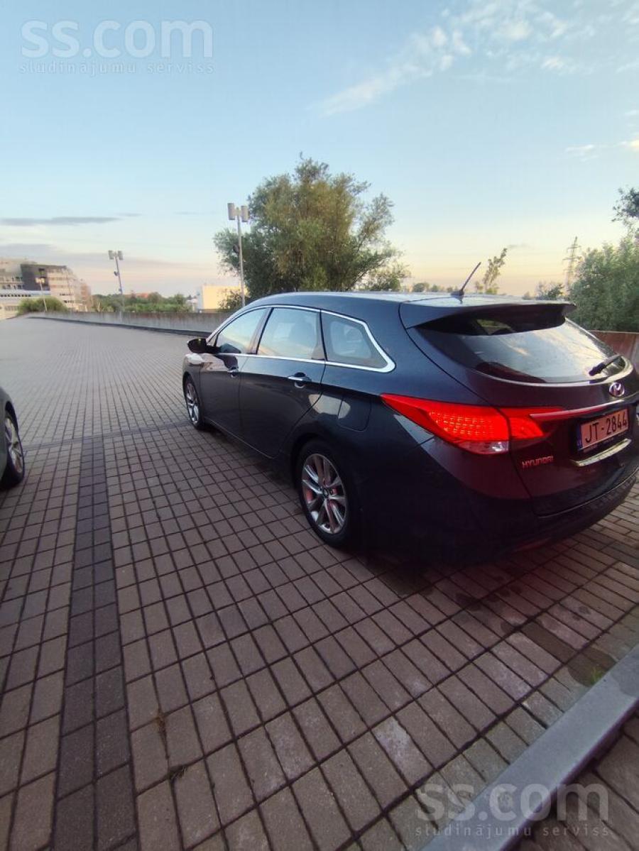 Zils Hyundai i40 2014 Rīga, ar dzinēja tilpumu 1.70 L un nobraukumu 220 tūkst. km par 5250 €, foto 9 vietnē AUTOMOTO.COM.LV
