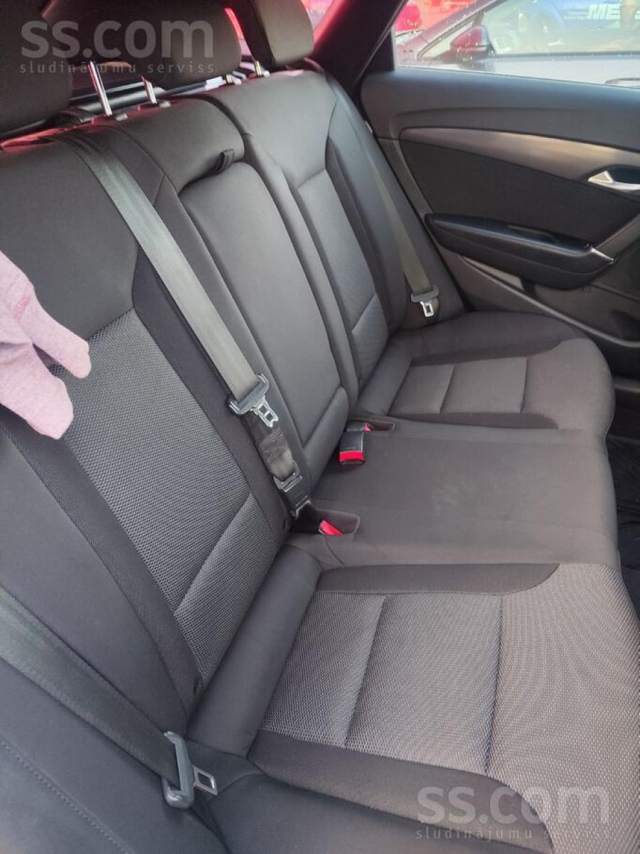 Zils Hyundai i40 2014 Rīga, ar dzinēja tilpumu 1.70 L un nobraukumu 220 tūkst. km par 5250 €, foto 14 vietnē AUTOMOTO.COM.LV